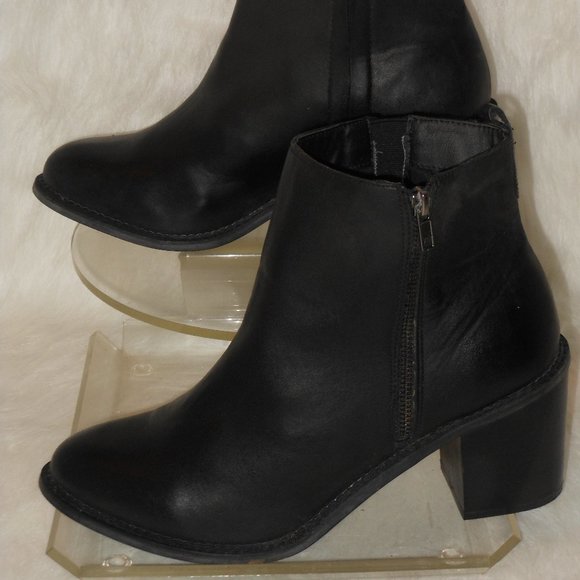 torrid | Shoes | Torrid Black Ankle Boots Size 2 Wide | Poshmark